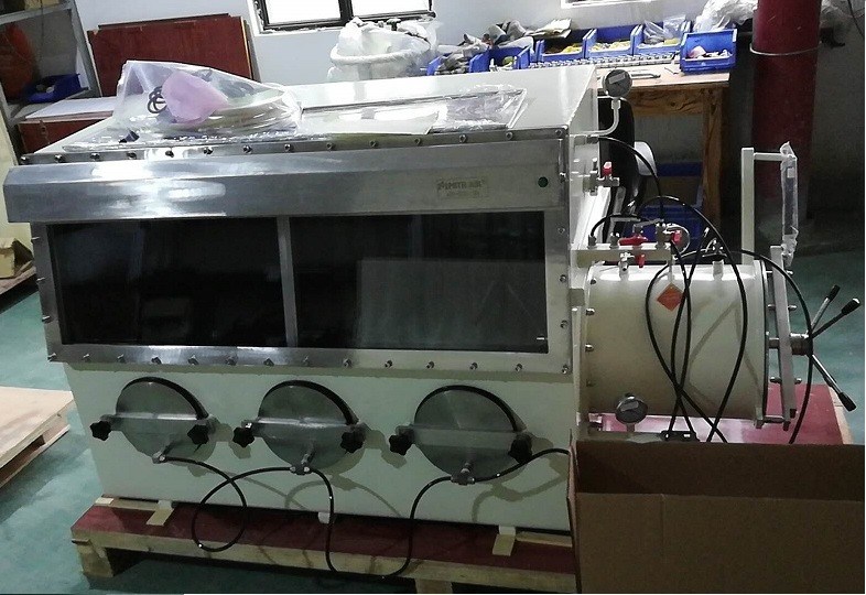Inert Gas Vacuum Glove Box With 3 Glove Ports And PMMA Window MTSTX3